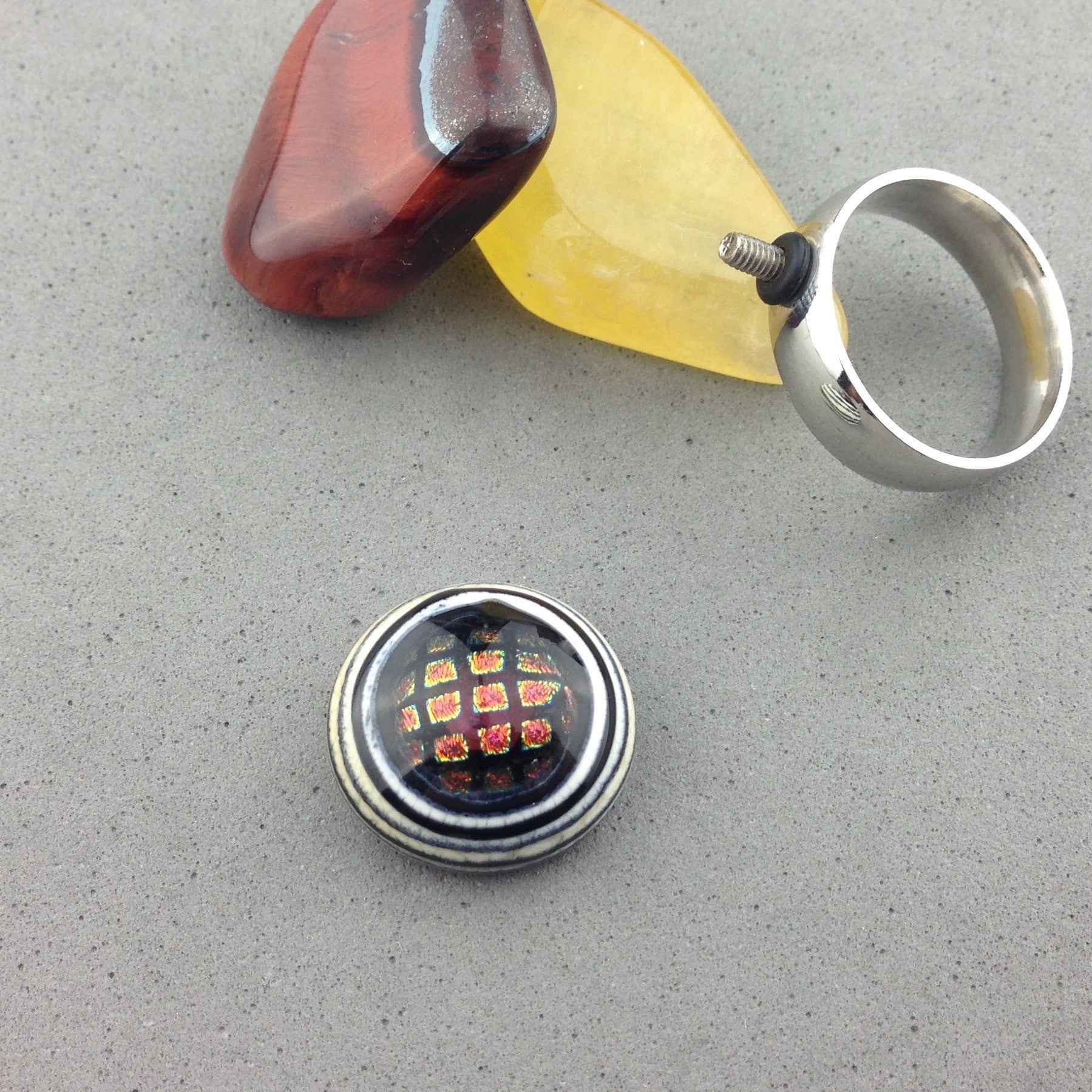 DRAGON EYE ~ HANDMADE GLASS RING TOPPER – The Bead Tree